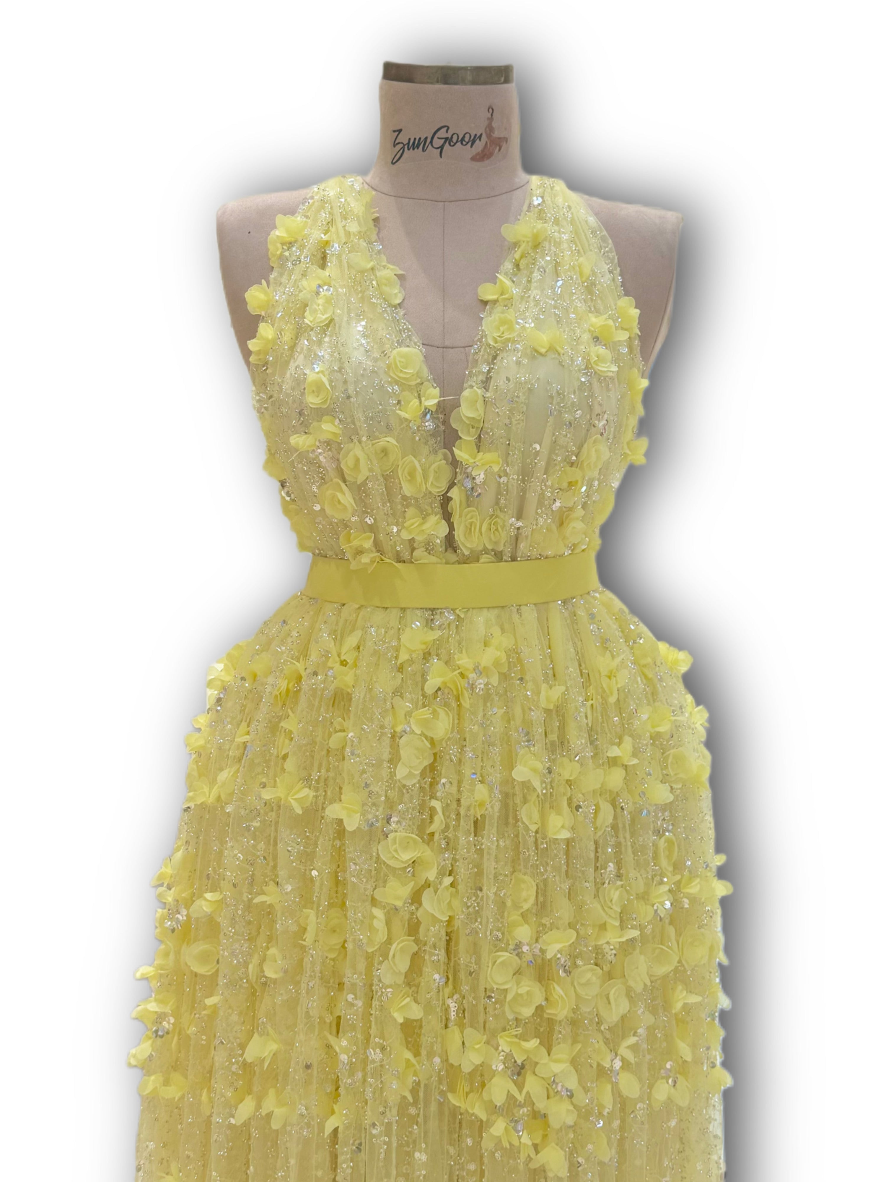 ZUNGOOR | Fabrics, Designers & Tailors