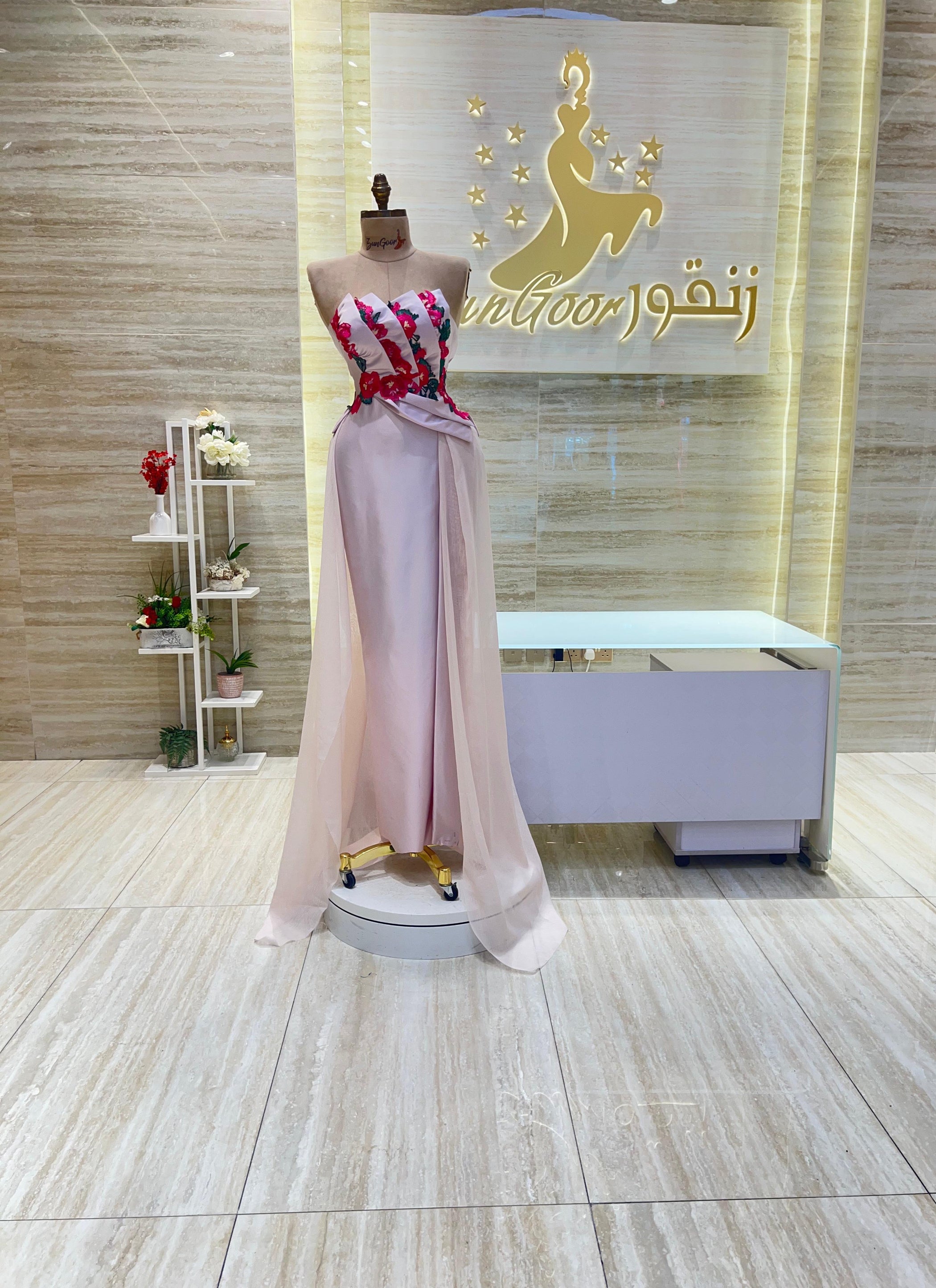 ZUNGOOR | Fabrics, Designers & Tailors